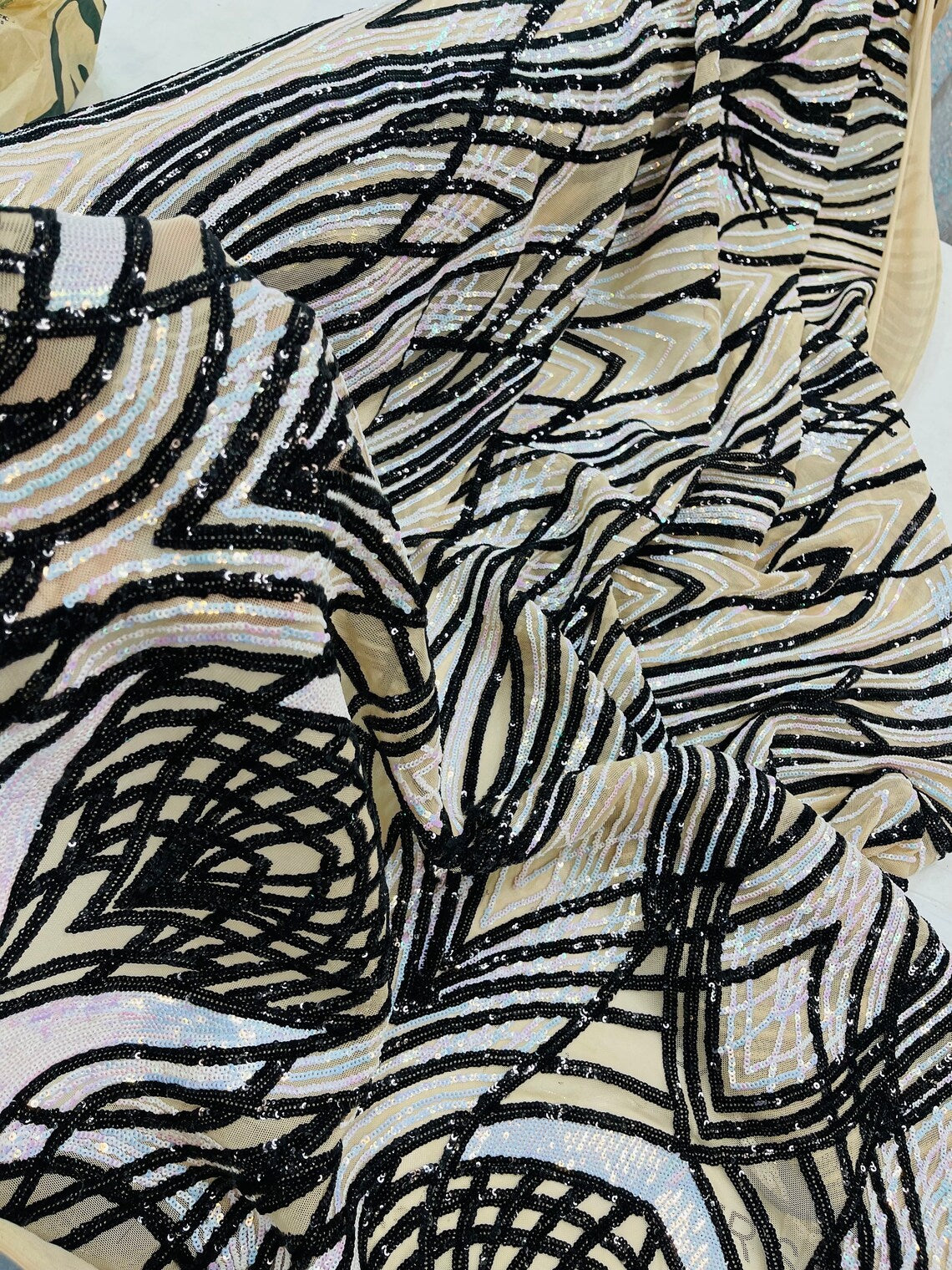 Long Wavy Line Design Sequins - Iridescent Aqua / Black - 4 Way Stretc