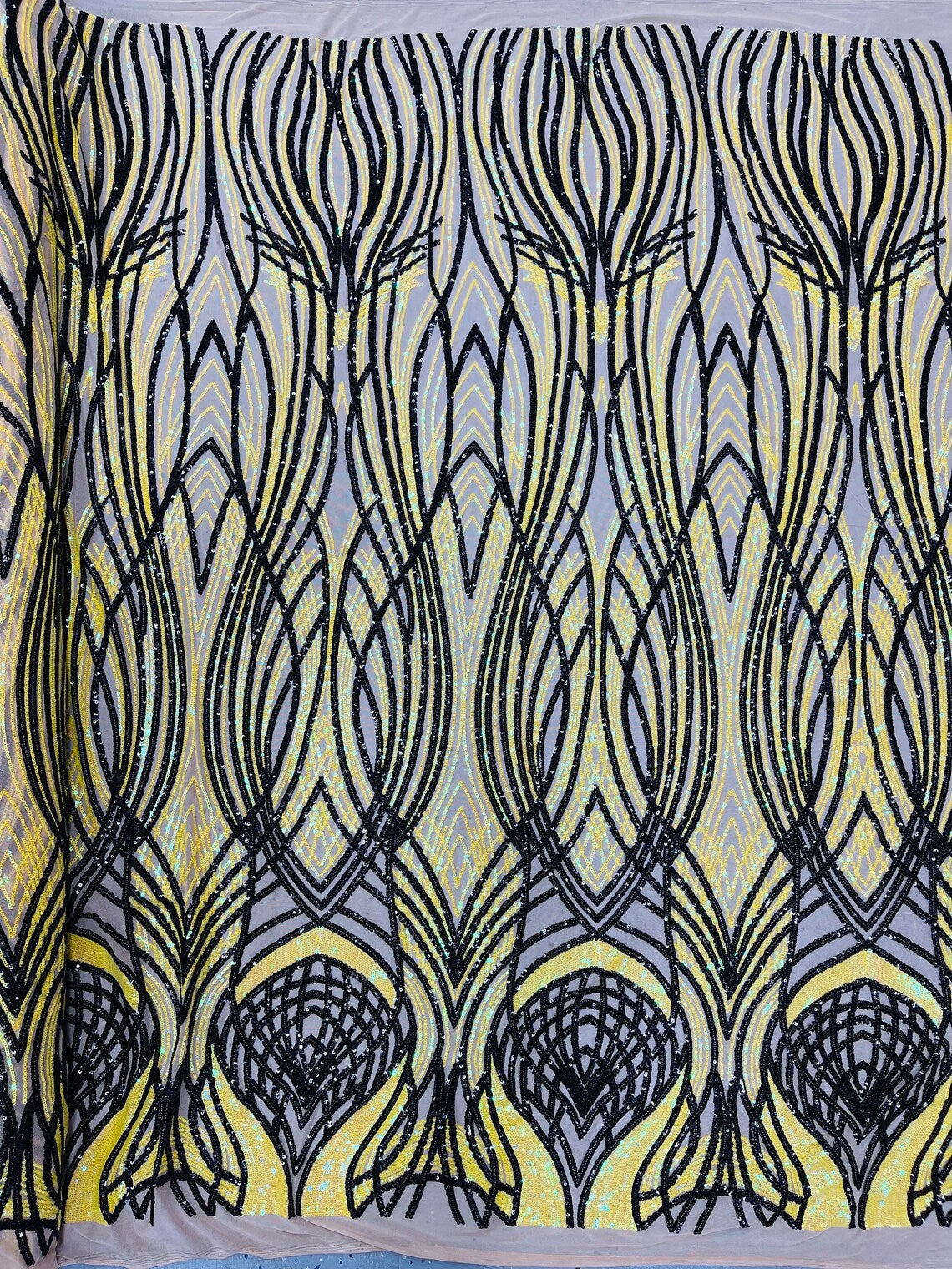 Long Wavy Line Design Sequins - Iridescent Yellow / Black - 4 Way Stre